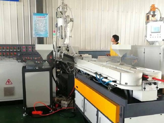Good Selling PVC Single Wall Corrugated Pipe Production Line/Making Machine