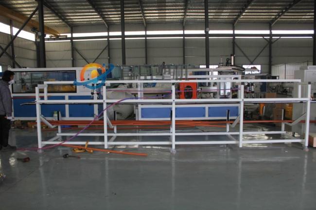 CPVC Electricity Conduit Pipe Extrusion Machine / PVC Dual Pipe Line