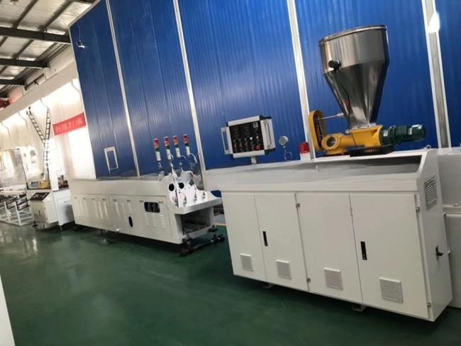 Four Cavity PVC Electricity Conduit Pipe Making Machine