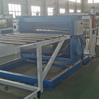 China Máquina de fabricação de folhas e placas PP de bom aspecto com estrutura de canal de parafuso profundo à venda