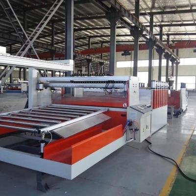 Chine 2021 Bonne apparence PP machine à faire de la feuille creuse / planche avec structure de canal à vis profonde à vendre