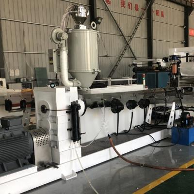 China Linha de produção de folhas/placas de PMMA de PP ABS de dois parafusos para os requisitos do cliente à venda