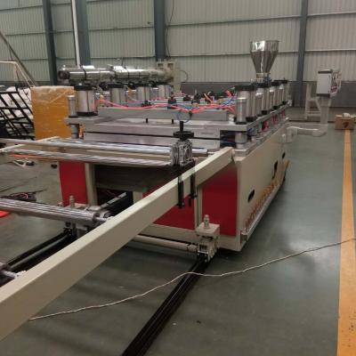 China Desarrollo Máquina de cartón de espuma de PVC con fuente de alimentación de 380V / 50Hz en venta