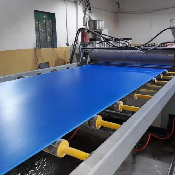 80/156 Linea di produzione di cartoni di schiuma in PVC per la produzione su larga scala
