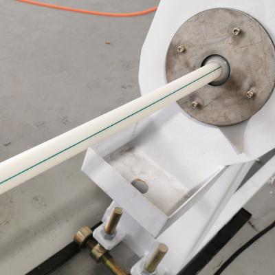 Chine 230 kg/h ligne de production de tuyaux PPR 50 mm-160 mm extrudeuse de tuyaux PPR à vendre