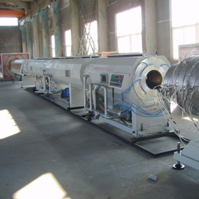 China Zuverlässige HDPE-Rohr-Extruder-Maschine für die Herstellung von Kunststoffrohren mit 200 kg/h Leistung zu verkaufen