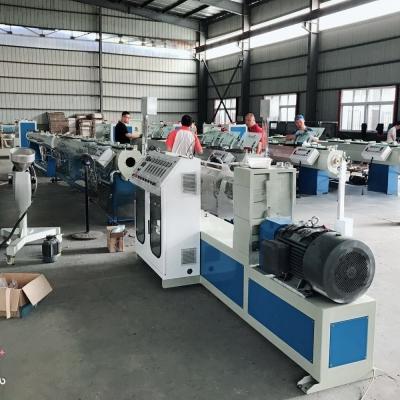 China Productielijn voor HDPE-uitlaatbuizen met diep schroefkanaalstructuur en -prestaties Te koop