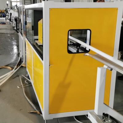 China Línea de producción de tuberías PPR procesadas con plástico PE con sistema de control automático en venta