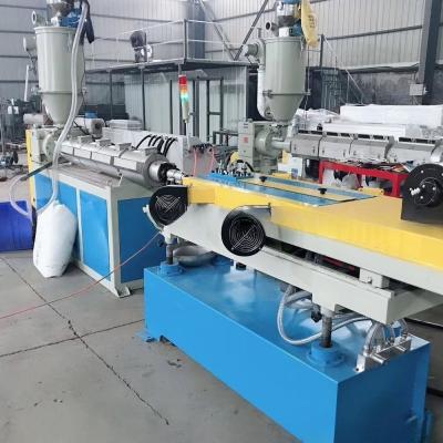 中国 20-63mm パーソナライゼーション 高規格 PVC シングルウォール 波紋パイプ エクストルーダー 機械 販売のため