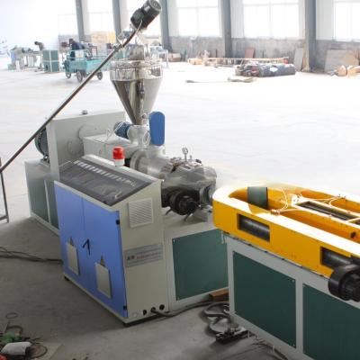 China Línea de producción de tuberías corrugadas de PVC de pared única y computarizada a pedido personalizado en venta