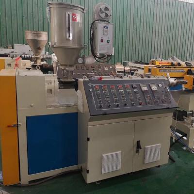 중국 분리형 압축기 조립 구조 PVC 단일 벽 유도 파이프 생산 라인 판매용