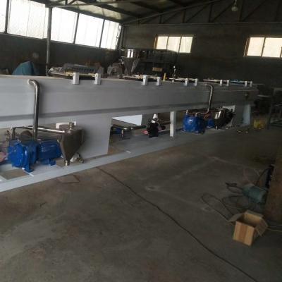 Chine Mode d'alimentation Une machine de fabrication de tuyaux en PVC à alimentation avec structure de canal à vis profonde à vendre