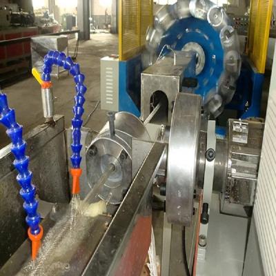 Chine Machine de fabrication de tubes renforcés de fibres de PVC à pleine maillage pour la production à grande échelle à vendre