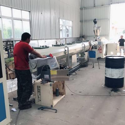Chine Machine d'extrusion de tuyaux en PVC certifiée ISO9001 de 25*1,5*3,5m pour une production de tuyaux innovante à vendre