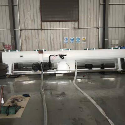 Chine Ligne de production de tubes en PVC à vis profonde en mode alimentation unique pour une production et une production supérieures à vendre