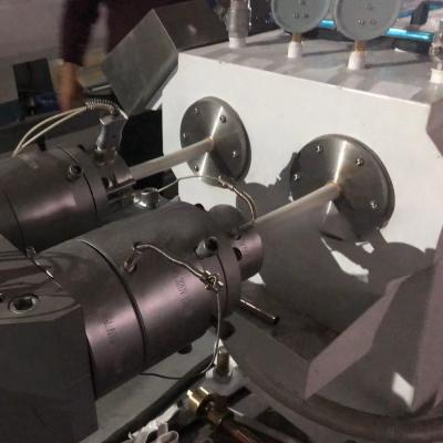 Chine Option de personnalisation Ligne de production de tubes en PVC avec technologie à double vis à vendre