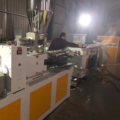 China Opción de personalización Línea de producción de tubos de PVC conbuit con tecnología de doble tornillo en venta