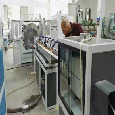 China Máquina de fabricación de tuberías reforzadas con fibra de PVC computarizada para la producción de tuberías de escape en venta