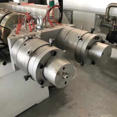 Chine Ligne de production de tuyaux en PVC à haute stabilité personnalisée et informatisée à vendre