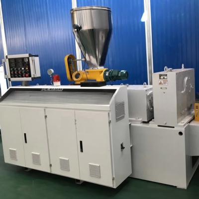 Chine Machine automatique de fabrication de tuyaux de conduites en PVC du Moyen-Orient avec extrudeuse de type séparé à vendre