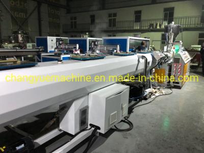 China Automatische PVC-Rohrproduktionslinie mit einfach zu bedienender Kunststoff-Extrusionsmaschine zu verkaufen