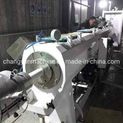 Chine 25*1,5*3,5m ligne d'extrudeuse de tuyaux en PVC avec personnalisation complète et contrôle informatisé à vendre