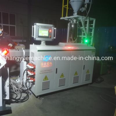 Chine 7000.000kg ligne de production de tuyaux en PVC avec des performances et une structure de canal à vis profonde à vendre