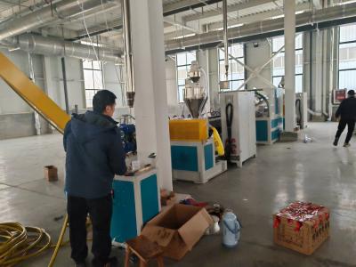 Chine Obtenez la ligne de production de tuyaux de jardin renforcés de fibres de PVC à vendre