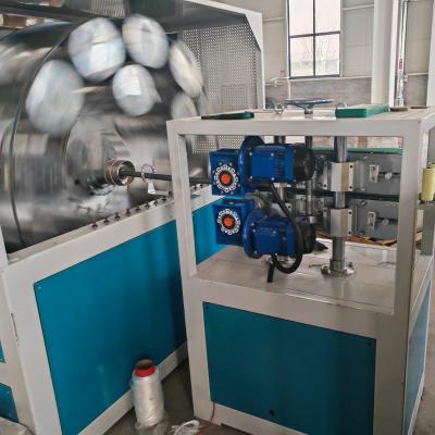 China Proceso de extrusión Máquina para la fabricación de tuberías reforzadas con fibra de PVC para el procesamiento de tuberías grandes en venta