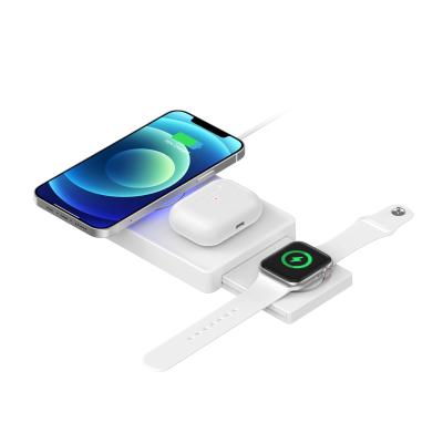 Cina Caricabatterie senza fili 3 in 1 Qi Magnetico, base di ricarica senza fili per Iphone 9V in vendita