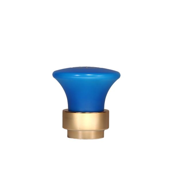 Quality Home Restaurant Bar Crown Shaped Liquor Cap Embossed Logo Food Grade PET for sale