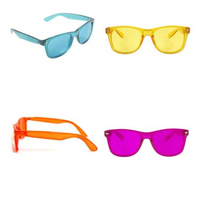 Cina I vetri leggeri di terapia colora gli occhiali da sole unisex dei rifornimenti di favore di partito per rilassarsi i vetri in vendita