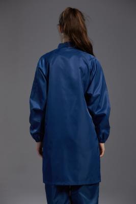 China Artículo abierto recto reutilizable del cuello del soporte de la cremallera del labcoat Class1000 de la ropa estática anti del ESD pequeño en el taller de SMT en venta