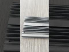 Fluorocarbon ντυμένη εξώθηση Heatsink αργιλίου σκονών ψεκασμός για το θερμαντικό σώμα αργιλίου