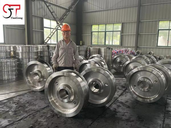 Quality Gantry Locomotive Crane Track Wheels Wear Resistant Alloys 45# Open Forging for sale