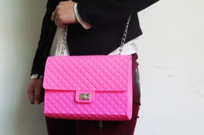 China New fashion cheap eco-friendly silicone shoulder bag,tote bag,ladies' bag with chain for sale
