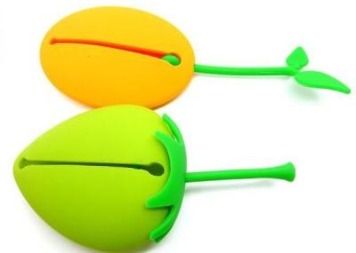 China Beautiful fashion candy colour lovely shaped silicone coin purse,silicone key chain bag for sale