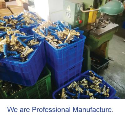 Cina Pistola lavastoviglie industriali in ottone blu Casa in polimero Acqua calda lavaggio in vendita