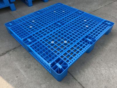 Cina Colore blu Tre corridori pallet di plastica con gomma antiscivolo inserita in vendita