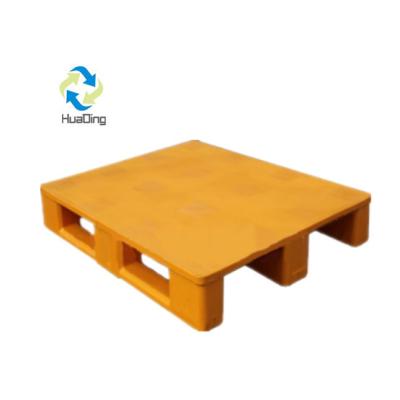 China Antislip HOADING Drie skids EU HDPE 1200*800mm Plastic pallet in de gewenste kleur Te koop