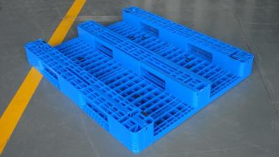 Cina Palette di plastica perforata monofaccia anti-slip in HDPE per scaffalature per magazzini di HUADING in vendita