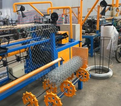 Cina cavo di larghezza di 2m-4m doppio che alimenta il recinto completamente automatico  Machine del collegamento a catena in vendita