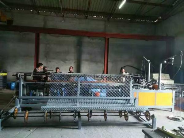 Quality PLC control double wire full Automatic Chain Link Fence Machine/Diamond Mesh for sale