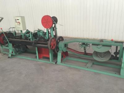 China Máquina de malha de arame farpado torcida reta e reversa com alta velocidade à venda
