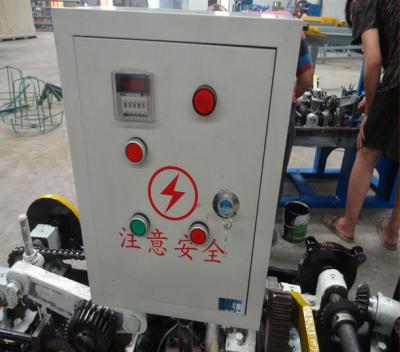 China Máquina de malha de arame farpado torcida reta e reversa com alta velocidade à venda