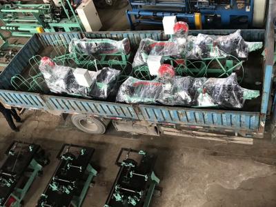 中国 機械を作る倍によって座礁させる歪んだフル オートマチックの有刺鉄線の網 販売のため