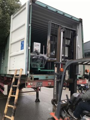 中国 機械を作る倍によって座礁させる歪んだフル オートマチックの有刺鉄線の網 販売のため