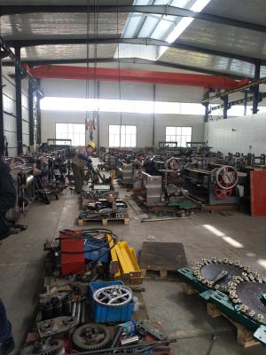 Cina Macchina per tessere a rete metallica in acciaio inossidabile con larghezza 20mesh-400mesh da 1,6 m in vendita
