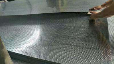 China Gegalvaniseerd roestvrij staalmetaal Geperforeerd Blad met 0.6mm Gat voor Filtratie Te koop