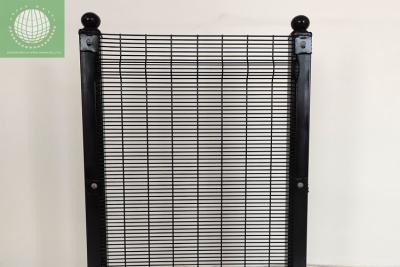 Cina 3.8mm salita galvanizzata Mesh Panels di Hot Dipped di 358 barriere di sicurezza anti in vendita